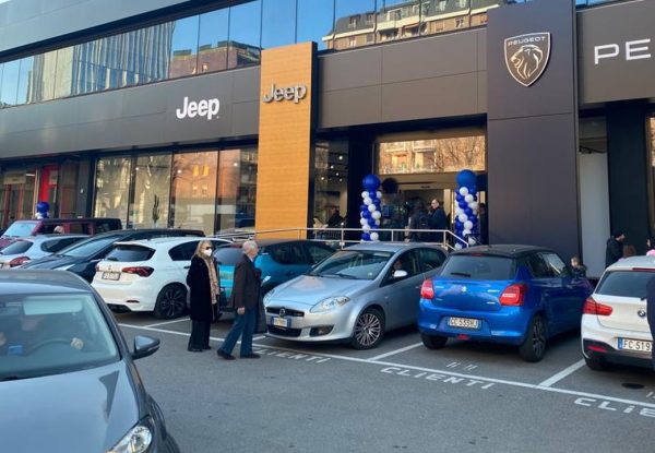 Apre a Milano la prima Stellantis Brand House - DealerLink.it