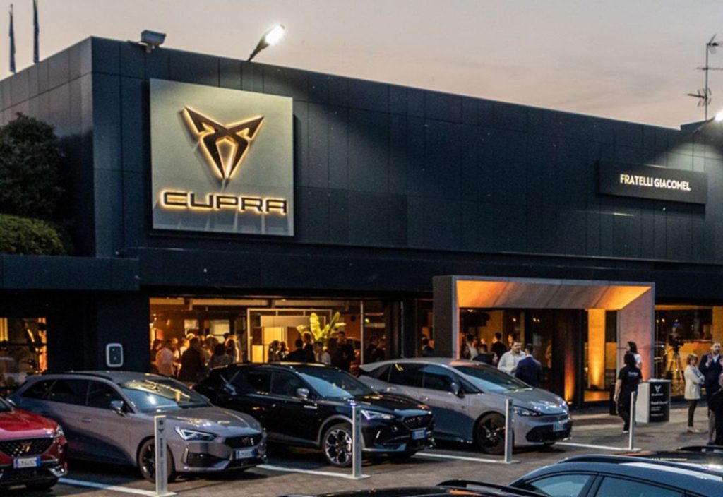 Giacomel inaugura il nuovo Cupra Garage ad Assago - DealerLink.it
